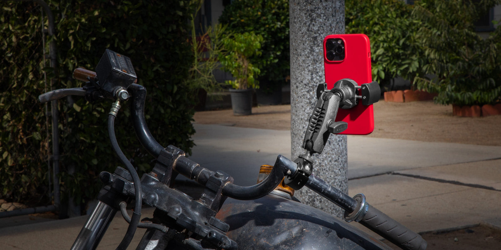 iBOLT Motorcycle Mounts: Robust Phone Mounts for Secure, Convenient Access